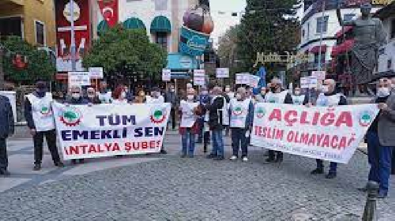 Emekliler sendika hakkından vazgeçmiyor: Tüm Emekli-Sen yeniden kuruldu ...